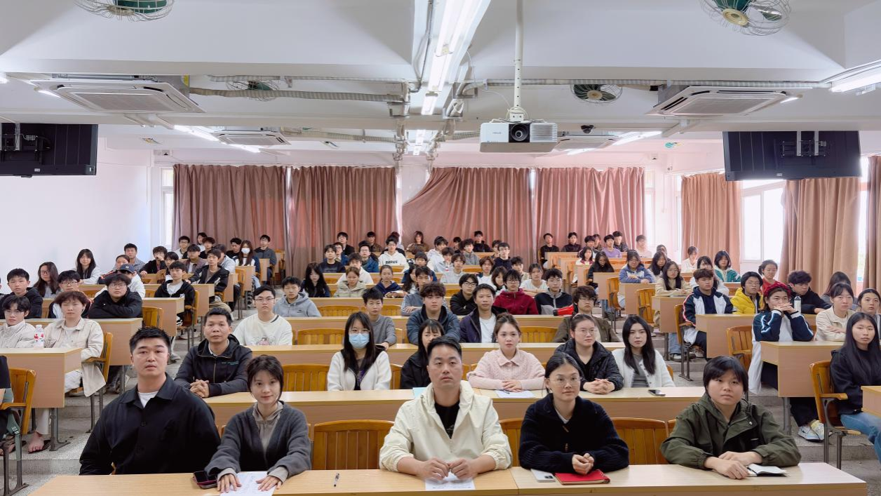 规范宿舍秩序 筑牢安全防线——数字技术系顺利召开宿舍长会议-广州城建技工学校（唯一官网）